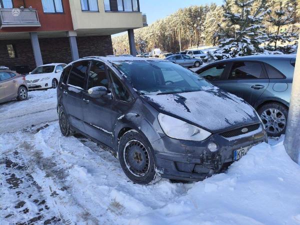 Grey Ford S-Max 2007 in Vilnius, with an engine capacity of 2.00 L and mileage of 300 thousand km for 999 €, photo 3 on AUTOMOTO.COM.LV
