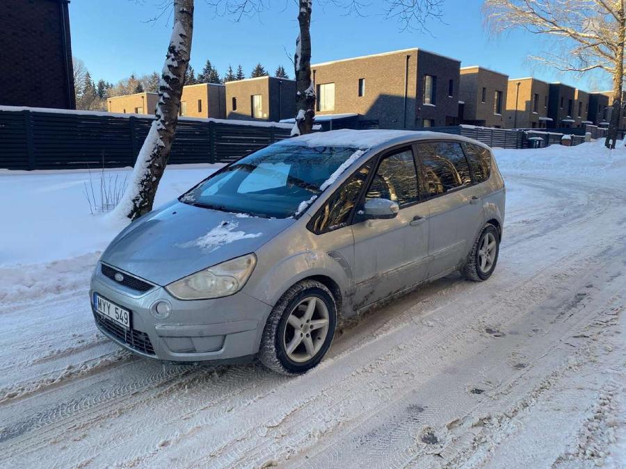 Pelēks Ford S-Max 2007 Klaipėda, ar dzinēja tilpumu 2.00 L un nobraukumu 307 tūkst. km par 2050 €, foto 1 vietnē AUTOMOTO.COM.LV