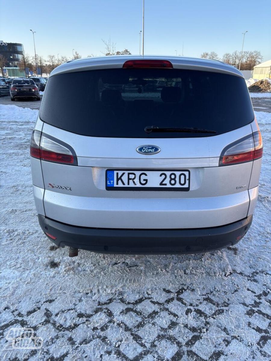 Grey Ford S-Max 2007 in Kaunas, with an engine capacity of 2.00 L and mileage of 319 thousand km for 3000 €, photo 5 on AUTOMOTO.COM.LV