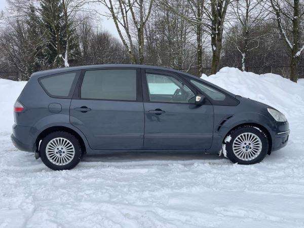 Pelēks Ford S-Max 2007 Šauļi, ar dzinēja tilpumu 1.75 L un nobraukumu 299 tūkst. km par 2499 €, foto 6 vietnē AUTOMOTO.COM.LV