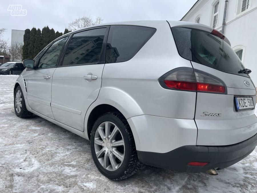Grey Ford S-Max 2007 in Vilnius, with an engine capacity of 1.80 L and mileage of 280 thousand km for 2250 €, photo 2 on AUTOMOTO.COM.LV