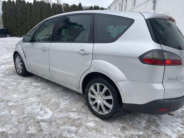 Grey Ford S-Max 2007 in Vilnius, with an engine capacity of 1.80 L and mileage of 280 thousand km for 2250 €, photo 3 on AUTOMOTO.COM.LV