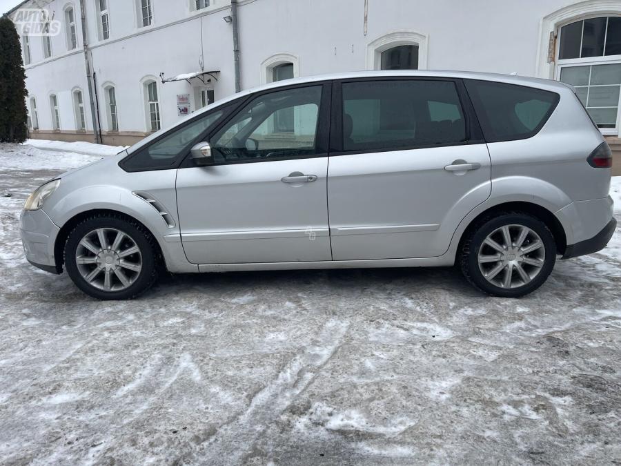 Grey Ford S-Max 2007 in Vilnius, with an engine capacity of 1.80 L and mileage of 280 thousand km for 2250 €, photo 4 on AUTOMOTO.COM.LV