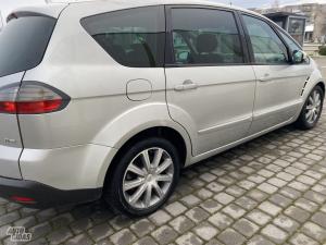 Pelēks Ford S-Max 2007 Viļņa, ar dzinēja tilpumu 1.80 L un nobraukumu 280 tūkst. km par 2200 €, foto  vietnē AUTOMOTO.COM.LV