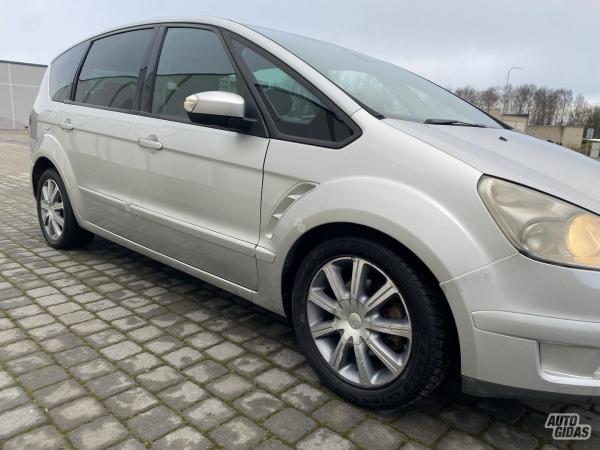 Grey Ford S-Max 2007 in Vilnius, with an engine capacity of 1.80 L and mileage of 280 thousand km for 2200 €, photo 10 on AUTOMOTO.COM.LV