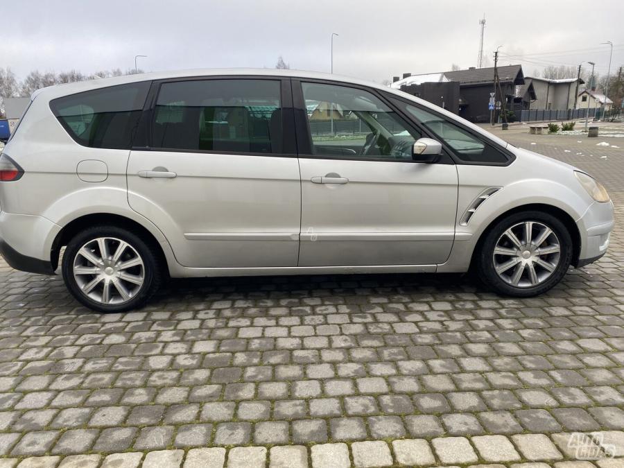 Grey Ford S-Max 2007 in Vilnius, with an engine capacity of 1.80 L and mileage of 280 thousand km for 2200 €, photo 11 on AUTOMOTO.COM.LV