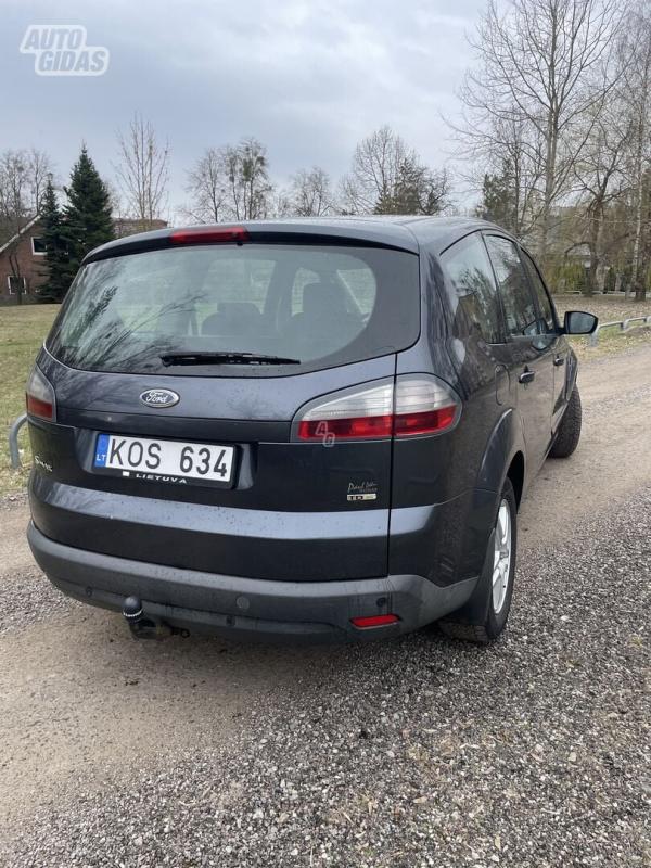 Grey Ford S-Max 2007 in Alytus, with an engine capacity of 1.80 L and mileage of 300 thousand km for 2100 €, photo 7 on AUTOMOTO.COM.LV