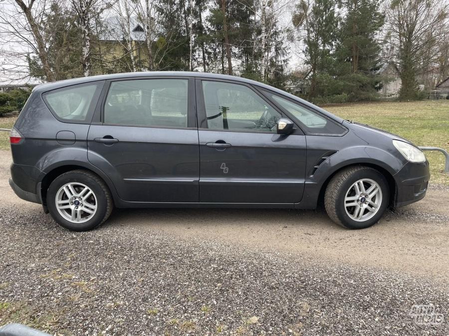 Pelēks Ford S-Max 2007 Alīta, ar dzinēja tilpumu 1.80 L un nobraukumu 300 tūkst. km par 2100 €, foto 9 vietnē AUTOMOTO.COM.LV