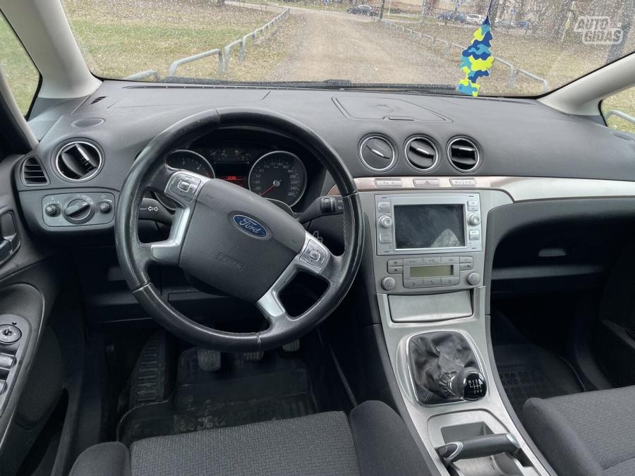 Pelēks Ford S-Max 2007 Alīta, ar dzinēja tilpumu 1.80 L un nobraukumu 300 tūkst. km par 2100 €, foto 12 vietnē AUTOMOTO.COM.LV