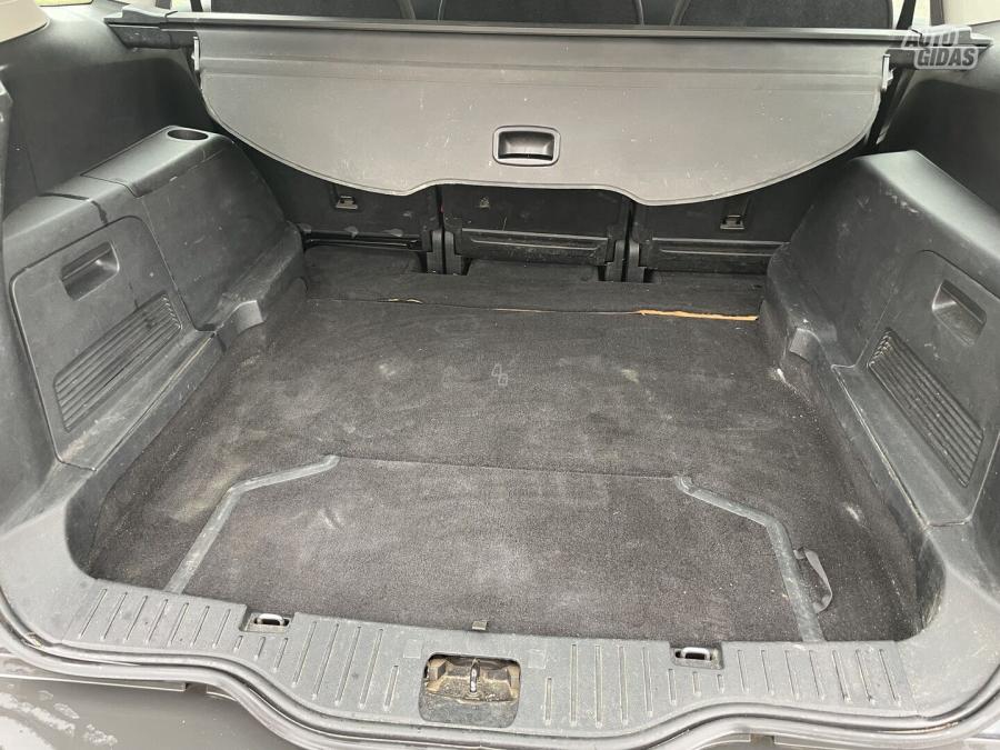 Pelēks Ford S-Max 2007 Alīta, ar dzinēja tilpumu 1.80 L un nobraukumu 300 tūkst. km par 2100 €, foto 13 vietnē AUTOMOTO.COM.LV