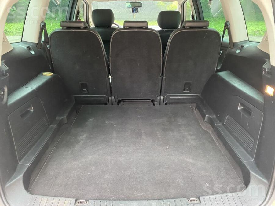 Pelēks Ford S-Max 2007 Rīga, ar dzinēja tilpumu 1.80 L un nobraukumu 0 tūkst. km par 1999 €, foto 8 vietnē AUTOMOTO.COM.LV
