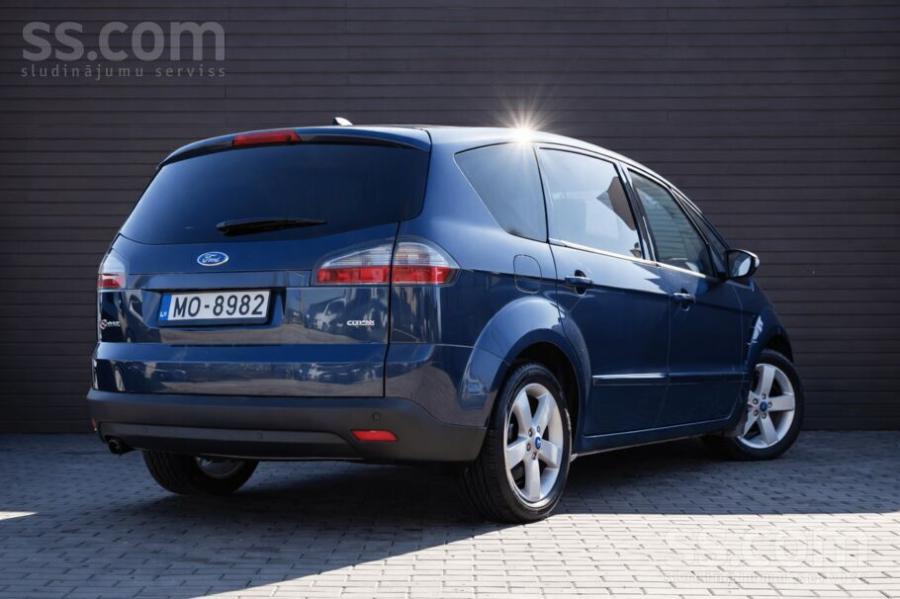 Grey Ford S-Max 2007 in Riga, with an engine capacity of 2.00 L and mileage of 245 thousand km for 4790 €, photo 4 on AUTOMOTO.COM.LV