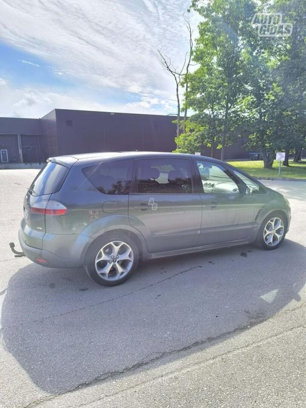 Grey Ford S-Max 2007 in Kaunas, with an engine capacity of 2.00 L and mileage of 290 thousand km for 2200 €, photo 3 on AUTOMOTO.COM.LV