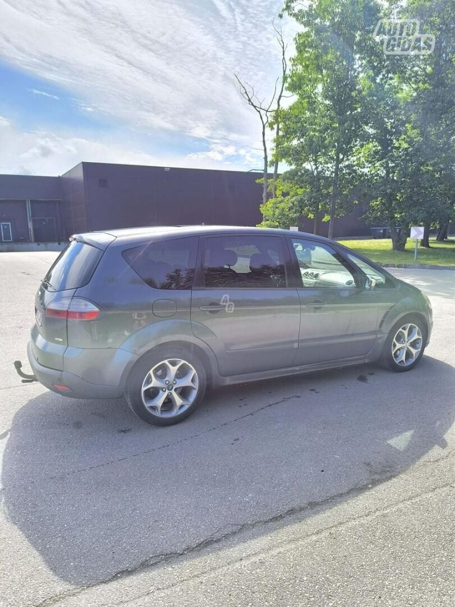 Grey Ford S-Max 2007 in Kaunas, with an engine capacity of 2.00 L and mileage of 290 thousand km for 2200 €, photo 4 on AUTOMOTO.COM.LV