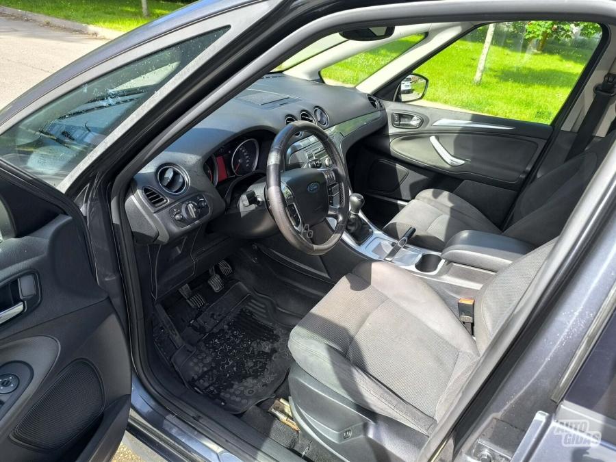 Grey Ford S-Max 2007 in Kaunas, with an engine capacity of 2.00 L and mileage of 290 thousand km for 2200 €, photo 15 on AUTOMOTO.COM.LV