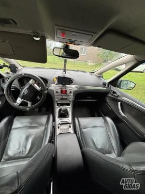 Pelēks Ford S-Max 2007 Jonava, ar dzinēja tilpumu 1.80 L un nobraukumu 4 tūkst. km par 2300 €, foto 7 vietnē AUTOMOTO.COM.LV