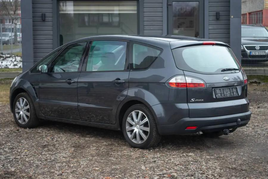 Pelēks Ford S-Max 2007 Liepāja, ar dzinēja tilpumu 2.00 L un nobraukumu 275 tūkst. km par 3400 €, foto 3 vietnē AUTOMOTO.COM.LV