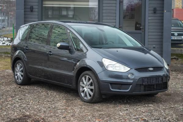 Pelēks Ford S-Max 2007 Liepāja, ar dzinēja tilpumu 2.00 L un nobraukumu 275 tūkst. km par 3400 €, foto 5 vietnē AUTOMOTO.COM.LV