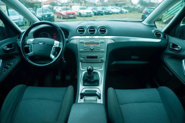 Pelēks Ford S-Max 2007 Liepāja, ar dzinēja tilpumu 2.00 L un nobraukumu 275 tūkst. km par 3400 €, foto 7 vietnē AUTOMOTO.COM.LV