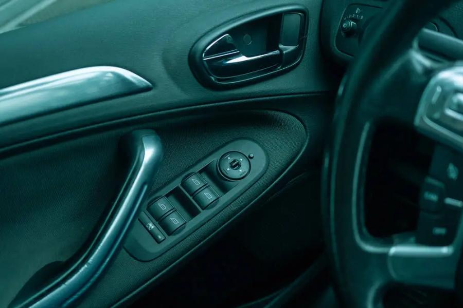 Pelēks Ford S-Max 2007 Liepāja, ar dzinēja tilpumu 2.00 L un nobraukumu 275 tūkst. km par 3400 €, foto 22 vietnē AUTOMOTO.COM.LV