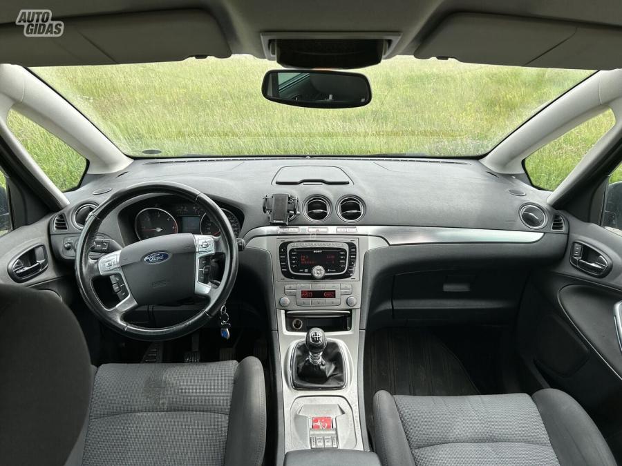 Grey Ford S-Max 2007 in Kaunas, with an engine capacity of 2.00 L and mileage of 292 thousand km for 990 €, photo 6 on AUTOMOTO.COM.LV