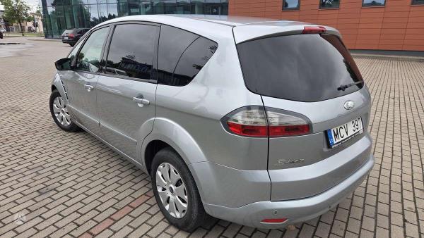 Grey Ford S-Max 2007 in Utena, with an engine capacity of 1.75 L and mileage of 273 thousand km for 2200 €, photo 3 on AUTOMOTO.COM.LV