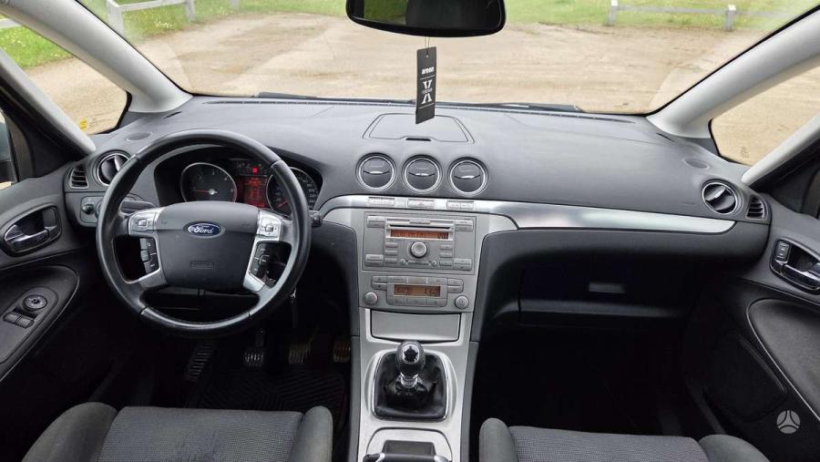 Pelēks Ford S-Max 2007 Utena, ar dzinēja tilpumu 1.75 L un nobraukumu 273 tūkst. km par 2200 €, foto 10 vietnē AUTOMOTO.COM.LV