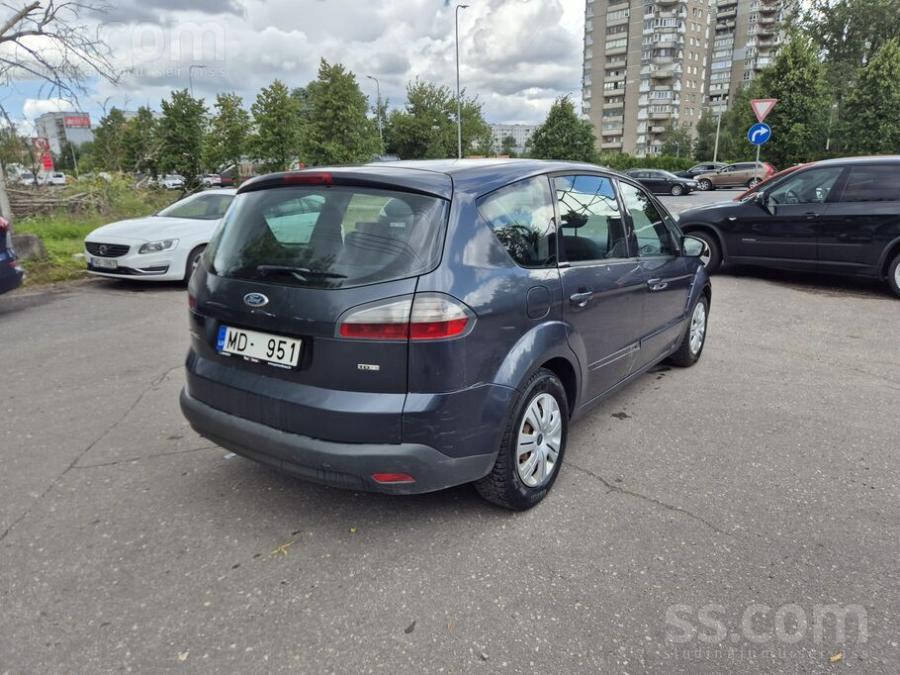 Grey Ford S-Max 2007 in Riga, with an engine capacity of 1.80 L and mileage of 404 thousand km for 1990 €, photo 6 on AUTOMOTO.COM.LV