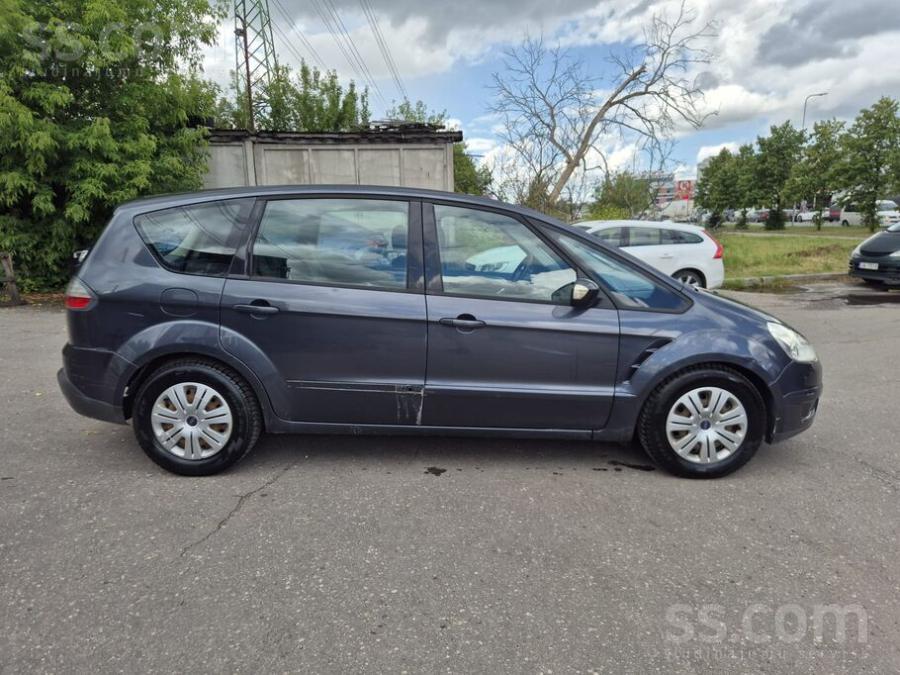Grey Ford S-Max 2007 in Riga, with an engine capacity of 1.80 L and mileage of 404 thousand km for 1990 €, photo 9 on AUTOMOTO.COM.LV