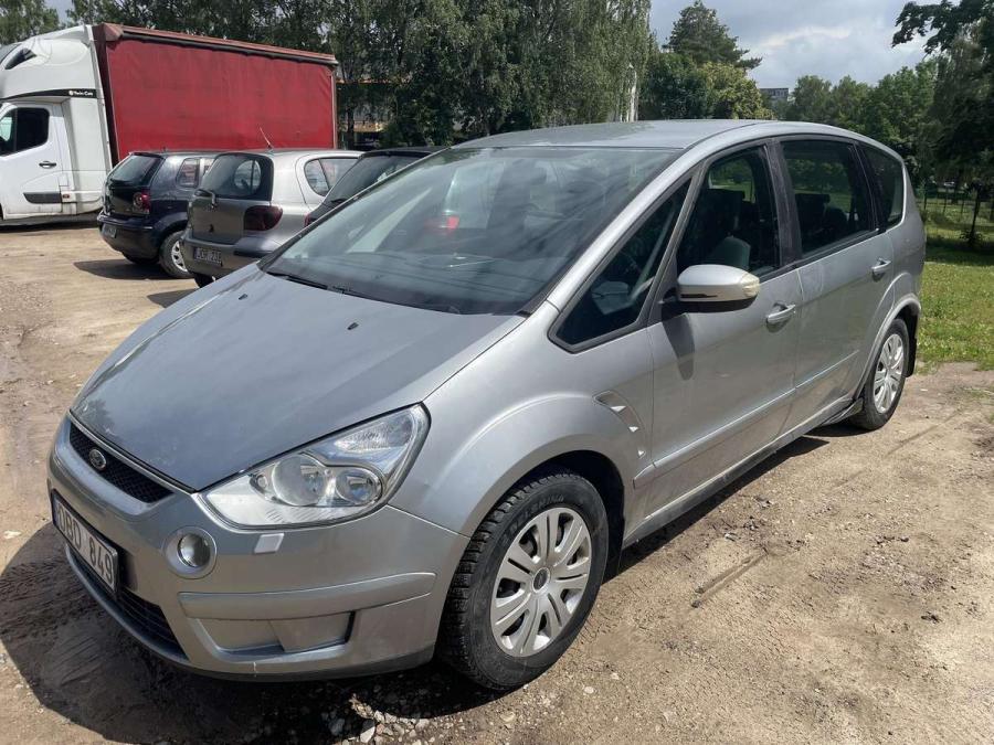 Pelēks Ford S-Max 2007 Viļņa, ar dzinēja tilpumu 1.80 L un nobraukumu 230 tūkst. km par 600 €, foto 4 vietnē AUTOMOTO.COM.LV