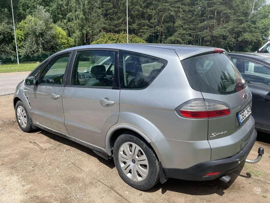 Pelēks Ford S-Max 2007 Viļņa, ar dzinēja tilpumu 1.80 L un nobraukumu 230 tūkst. km par 600 €, foto 5 vietnē AUTOMOTO.COM.LV