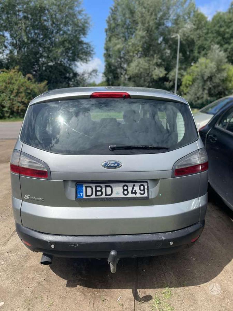 Pelēks Ford S-Max 2007 Viļņa, ar dzinēja tilpumu 1.80 L un nobraukumu 230 tūkst. km par 600 €, foto 6 vietnē AUTOMOTO.COM.LV