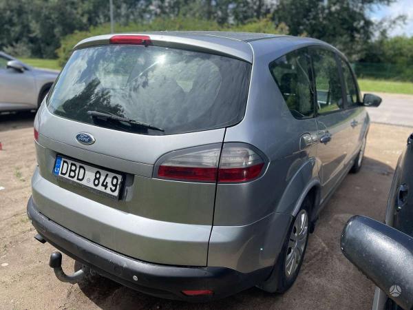 Grey Ford S-Max 2007 in Vilnius, with an engine capacity of 1.80 L and mileage of 230 thousand km for 600 €, photo 6 on AUTOMOTO.COM.LV