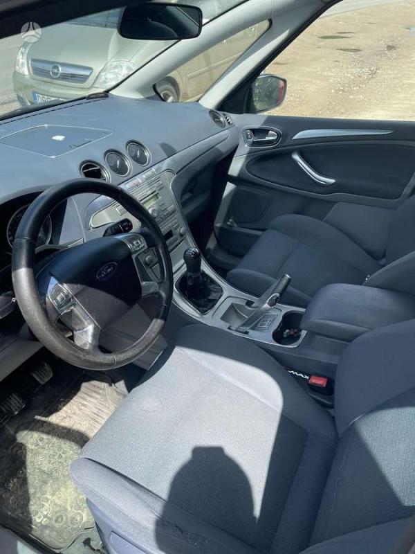 Grey Ford S-Max 2007 in Vilnius, with an engine capacity of 1.80 L and mileage of 230 thousand km for 600 €, photo 7 on AUTOMOTO.COM.LV