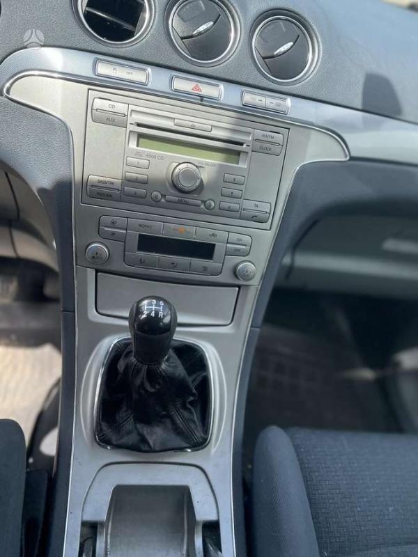 Grey Ford S-Max 2007 in Vilnius, with an engine capacity of 1.80 L and mileage of 230 thousand km for 600 €, photo 9 on AUTOMOTO.COM.LV