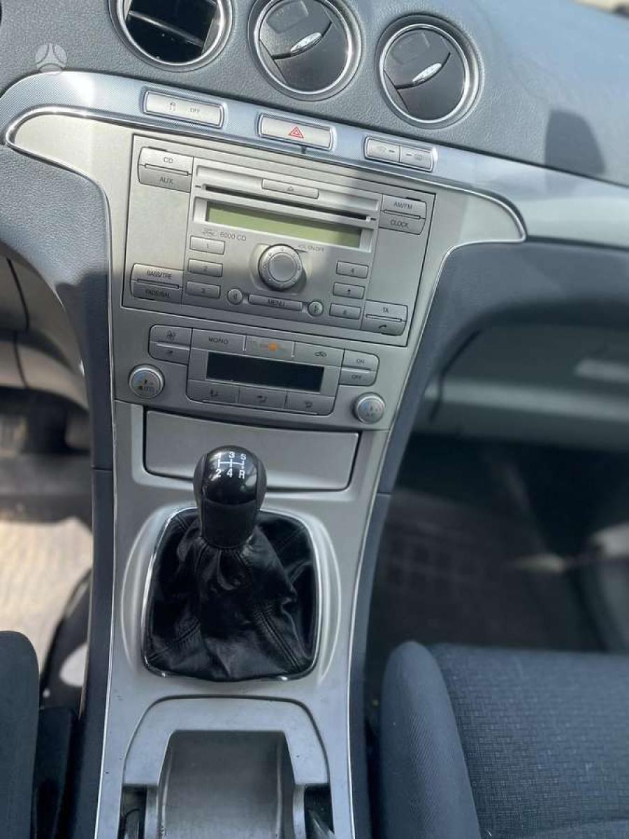 Pelēks Ford S-Max 2007 Viļņa, ar dzinēja tilpumu 1.80 L un nobraukumu 230 tūkst. km par 600 €, foto 10 vietnē AUTOMOTO.COM.LV