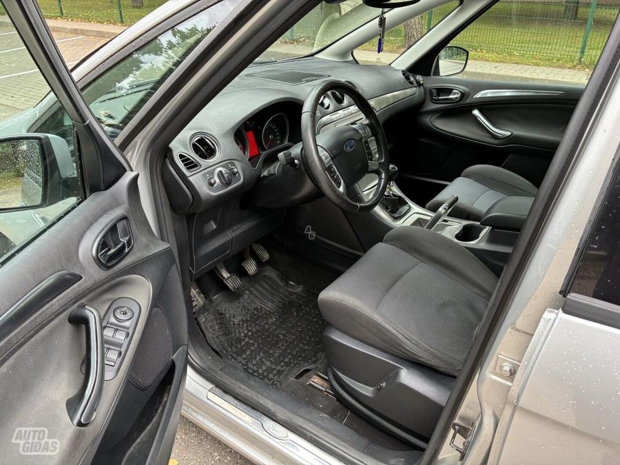 Grey Ford S-Max 2007 in Vilnius, with an engine capacity of 2.00 L and mileage of 340 thousand km for 1750 €, photo 6 on AUTOMOTO.COM.LV