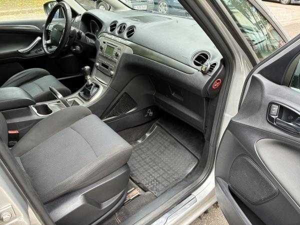 Grey Ford S-Max 2007 in Vilnius, with an engine capacity of 2.00 L and mileage of 340 thousand km for 1750 €, photo 6 on AUTOMOTO.COM.LV
