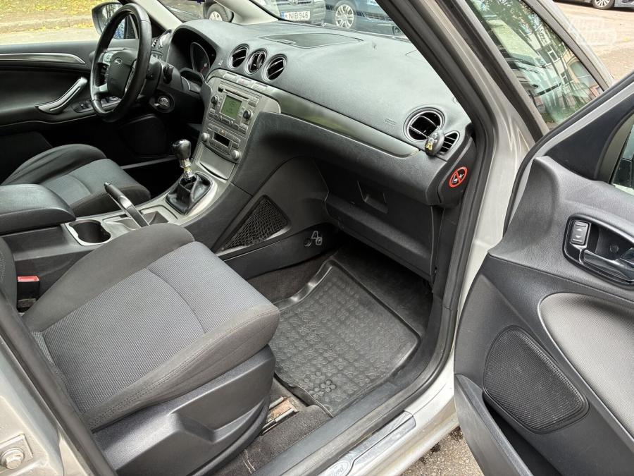 Grey Ford S-Max 2007 in Vilnius, with an engine capacity of 2.00 L and mileage of 340 thousand km for 1750 €, photo 7 on AUTOMOTO.COM.LV