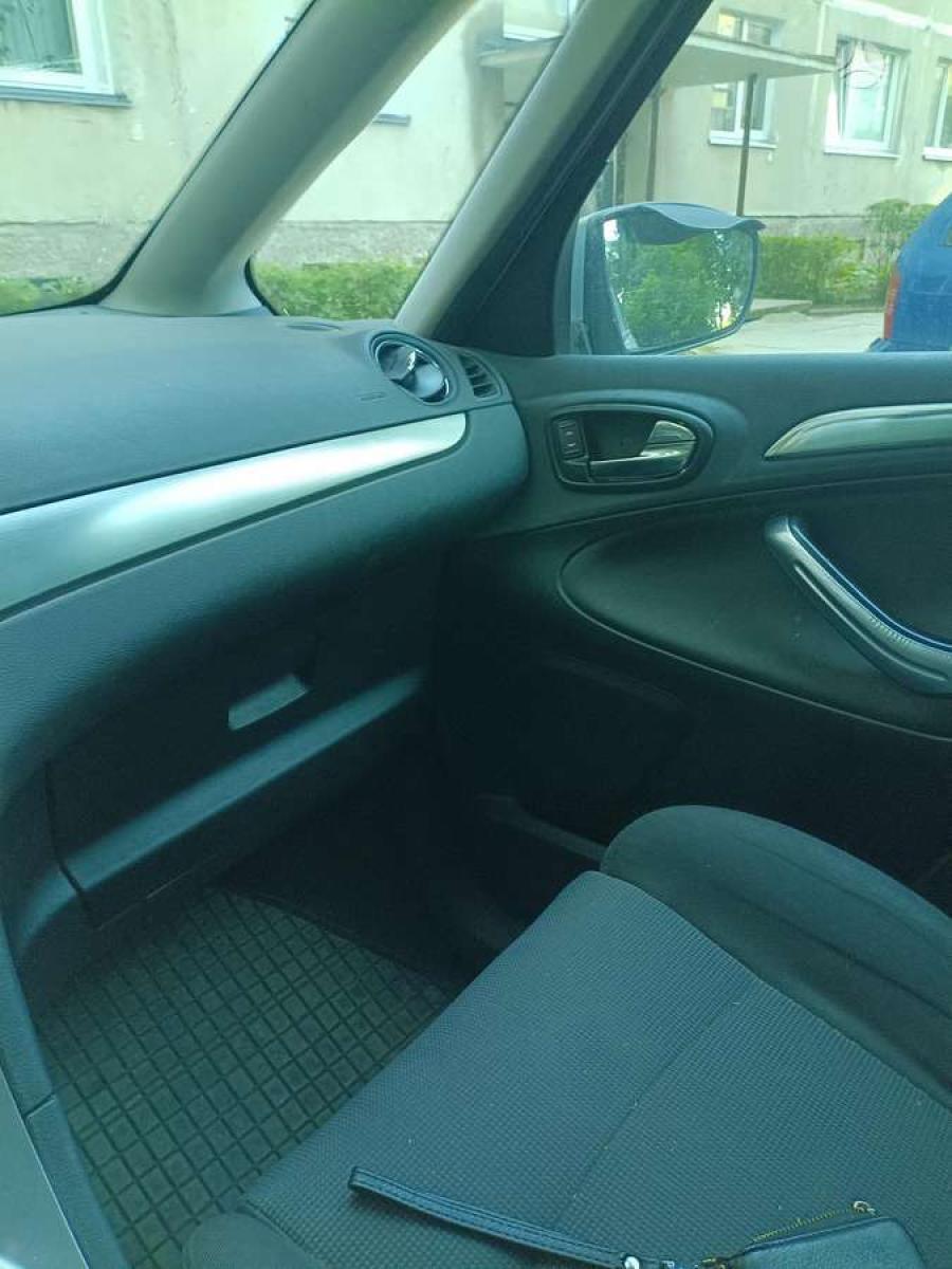 Grey Ford S-Max 2007 in Vilnius, with an engine capacity of 2.00 L and mileage of 296 thousand km for 2000 €, photo 13 on AUTOMOTO.COM.LV