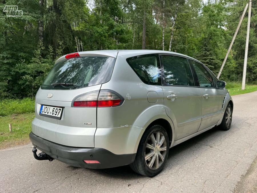 Grey Ford S-Max 2007 in Panevezys, with an engine capacity of 2.00 L and mileage of 293 thousand km for 1250 €, photo 9 on AUTOMOTO.COM.LV