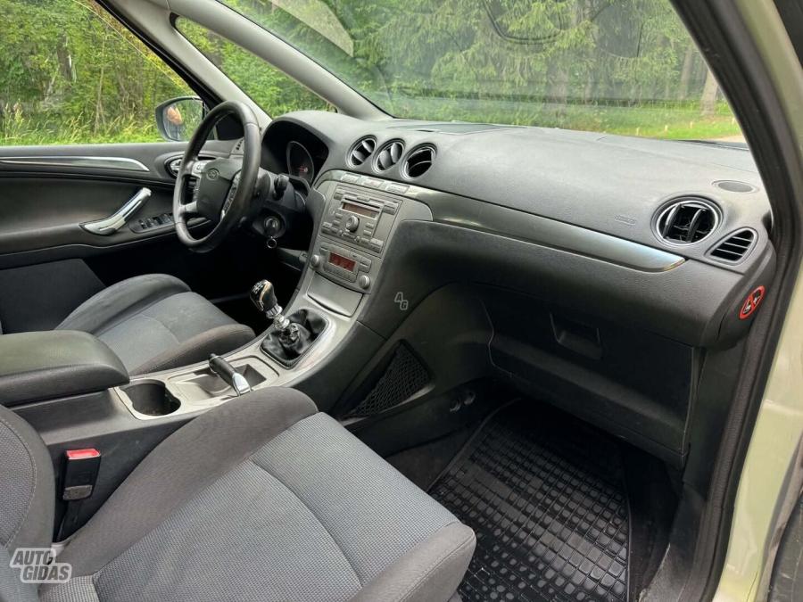 Grey Ford S-Max 2007 in Panevezys, with an engine capacity of 2.00 L and mileage of 293 thousand km for 1250 €, photo 14 on AUTOMOTO.COM.LV