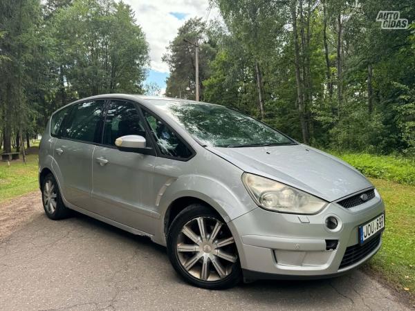 Grey Ford S-Max 2007 in Panevezys, with an engine capacity of 2.00 L and mileage of 293 thousand km for 1150 €, photo 4 on AUTOMOTO.COM.LV
