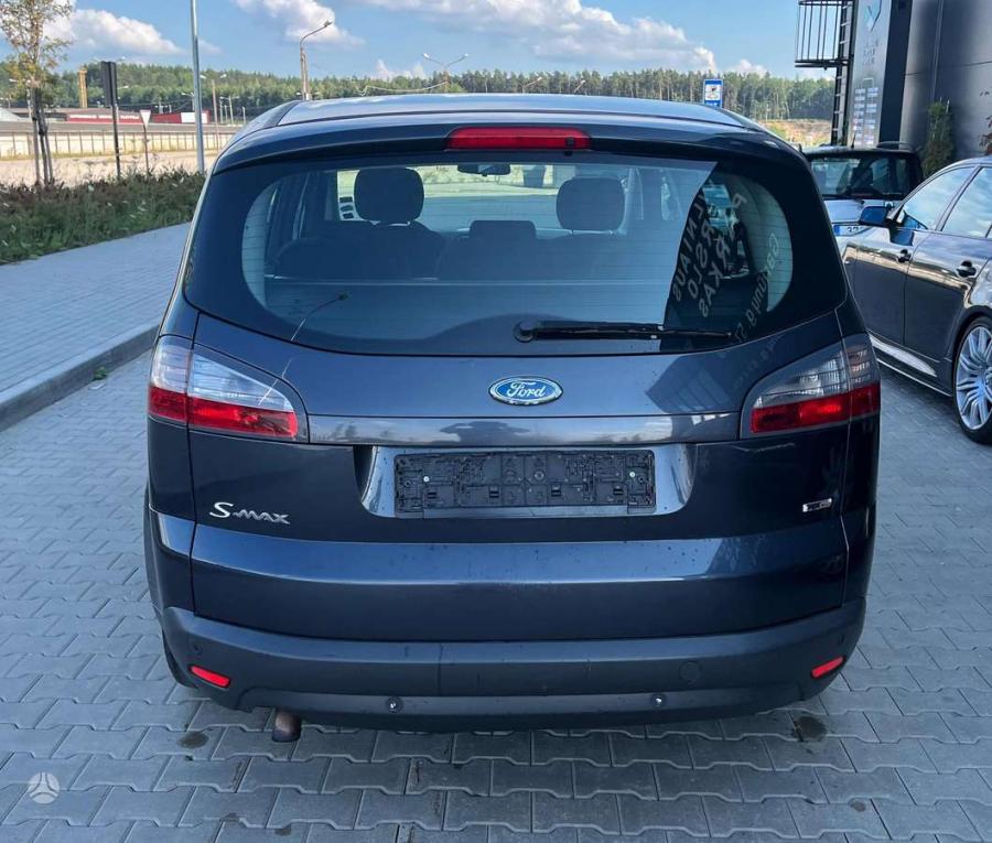 Grey Ford S-Max 2007 in Vilnius, with an engine capacity of 2.00 L and mileage of 268 thousand km for 3400 €, photo 5 on AUTOMOTO.COM.LV