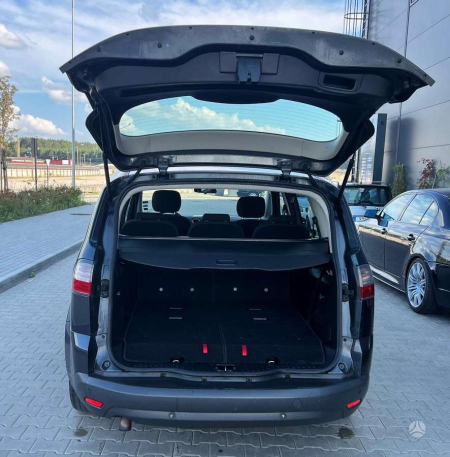 Grey Ford S-Max 2007 in Vilnius, with an engine capacity of 2.00 L and mileage of 268 thousand km for 3400 €, photo 6 on AUTOMOTO.COM.LV