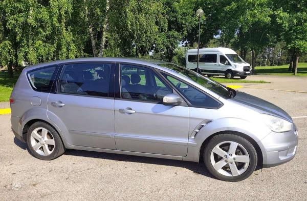 Pelēks Ford S-Max 2007 Utena, ar dzinēja tilpumu 1.75 L un nobraukumu 369 tūkst. km par 1550 €, foto 5 vietnē AUTOMOTO.COM.LV