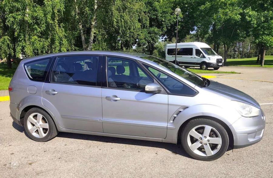 Pelēks Ford S-Max 2007 Utena, ar dzinēja tilpumu 1.75 L un nobraukumu 369 tūkst. km par 1550 €, foto 6 vietnē AUTOMOTO.COM.LV
