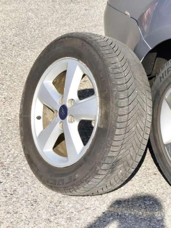 Pelēks Ford S-Max 2007 Utena, ar dzinēja tilpumu 1.75 L un nobraukumu 369 tūkst. km par 1550 €, foto 6 vietnē AUTOMOTO.COM.LV