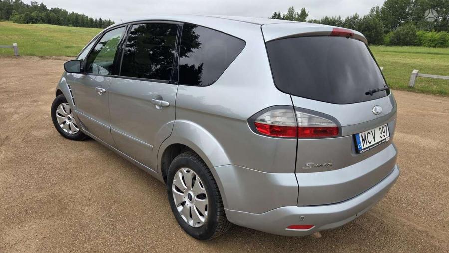 Grey Ford S-Max 2007 in Utena, with an engine capacity of 1.75 L and mileage of 281 thousand km for 2150 €, photo 4 on AUTOMOTO.COM.LV