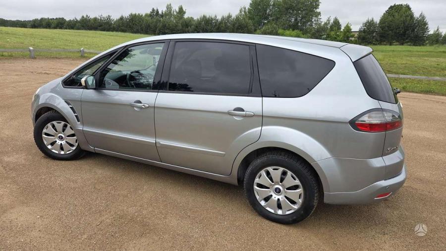 Grey Ford S-Max 2007 in Utena, with an engine capacity of 1.75 L and mileage of 281 thousand km for 2150 €, photo 22 on AUTOMOTO.COM.LV
